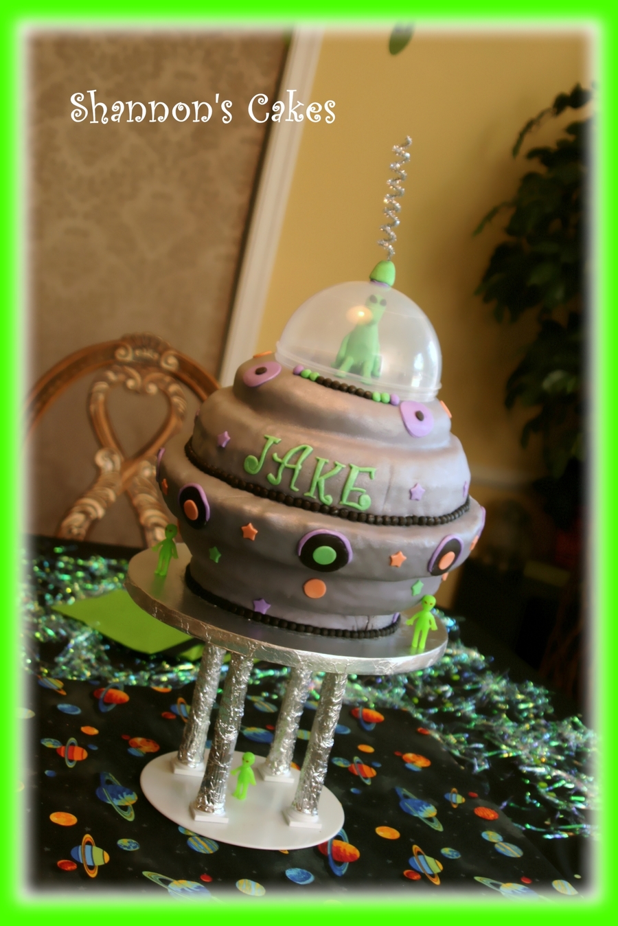 Alien Ufo Spaceship - CakeCentral.com