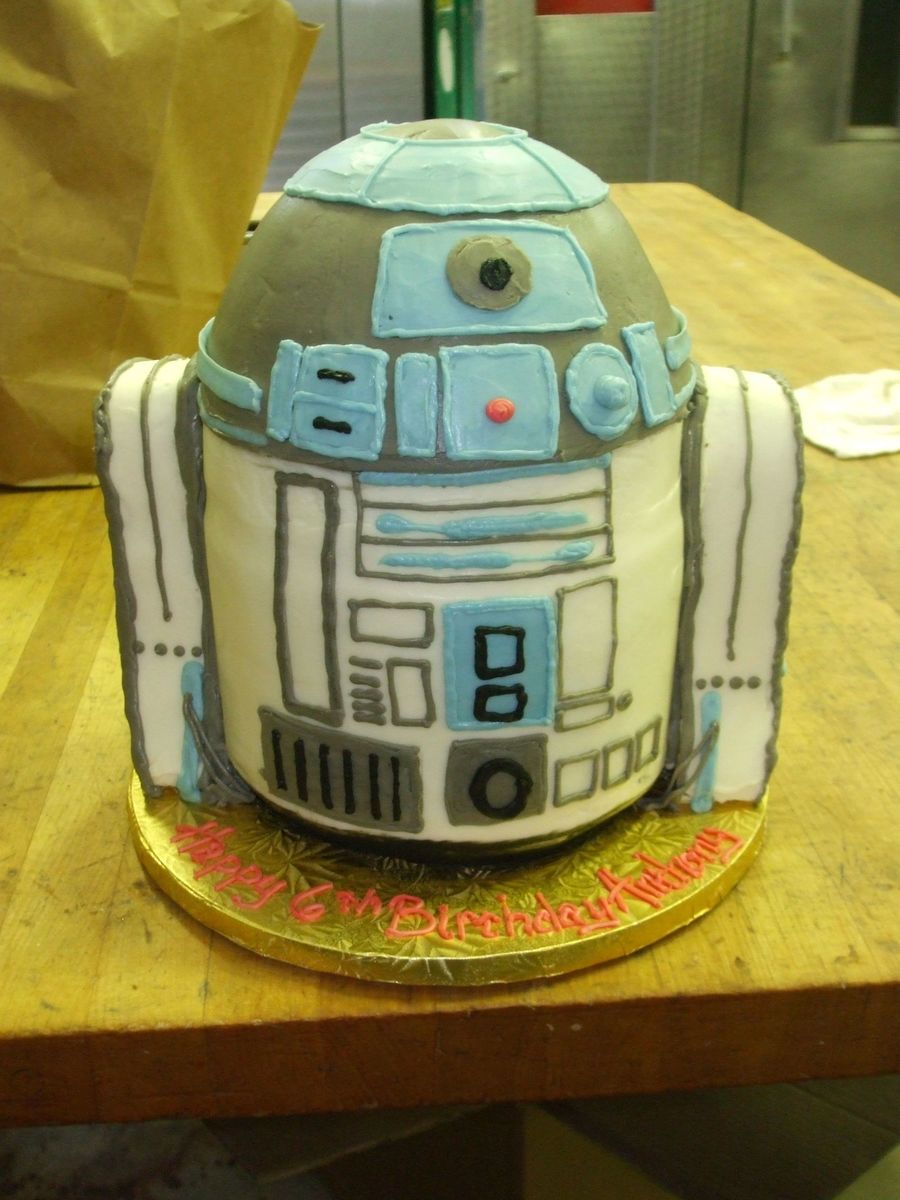 3D R2D2 Cake - CakeCentral.com