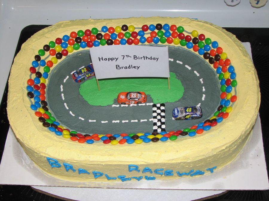 Raceway Stadium - CakeCentral.com