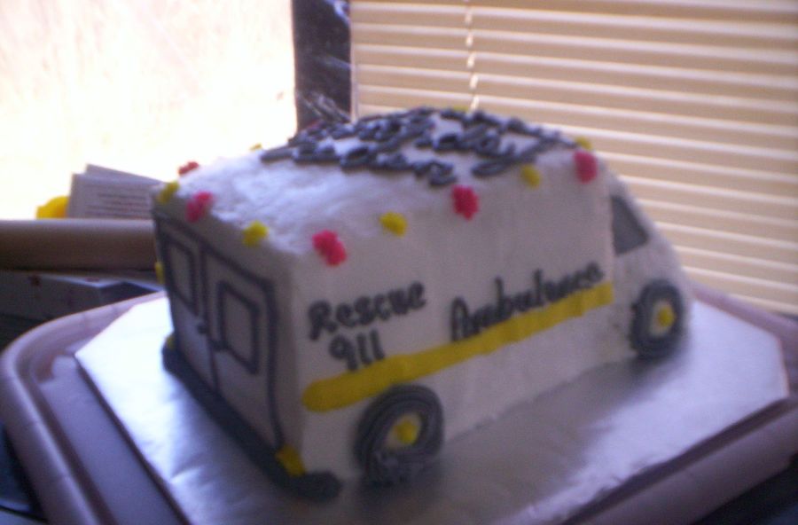 Ambulance - CakeCentral.com
