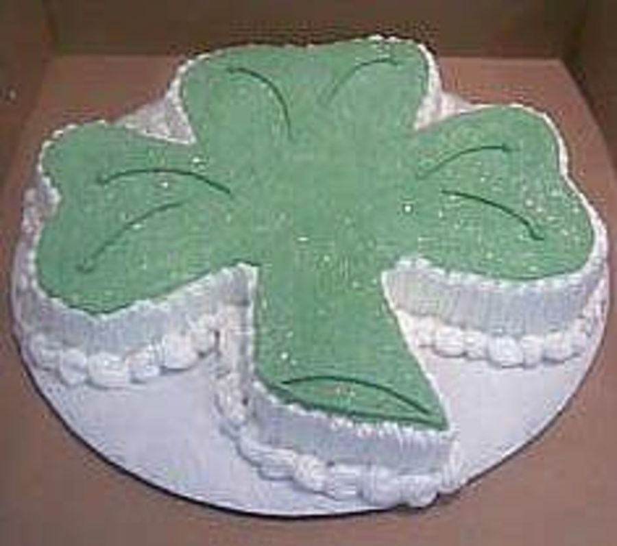 3D Clover Cake - CakeCentral.com