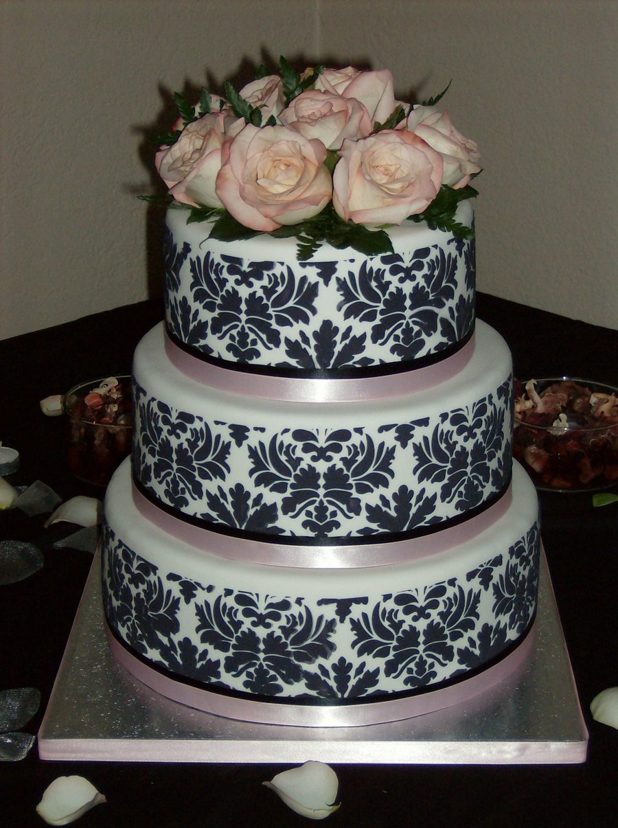 Round Damask - CakeCentral.com