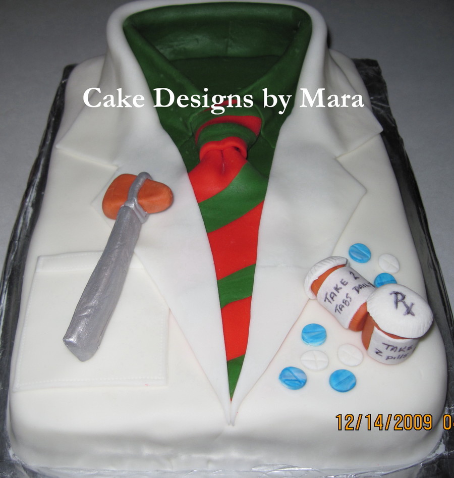 Doctor Coat Christmas Cake - CakeCentral.com