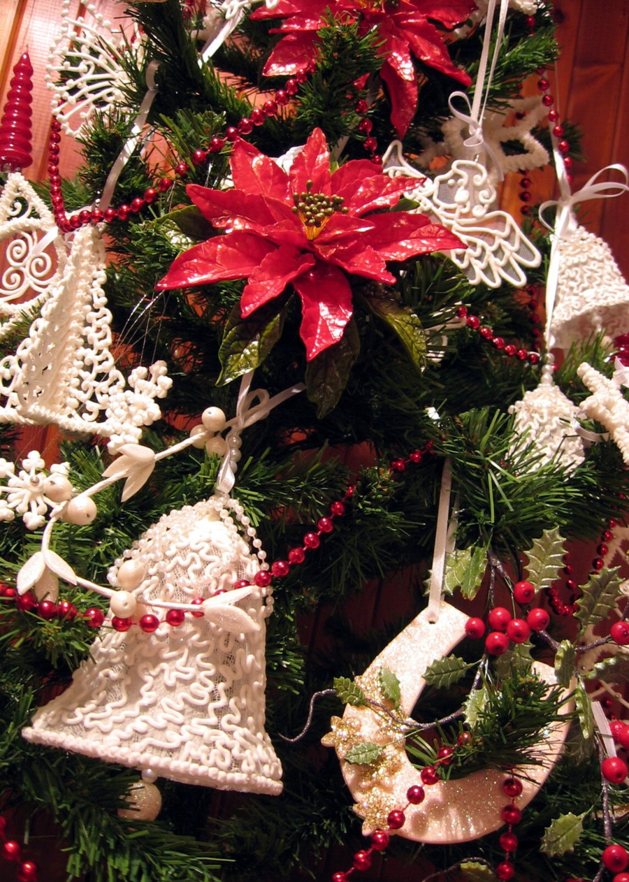 Sweet Christmas Tree - CakeCentral.com