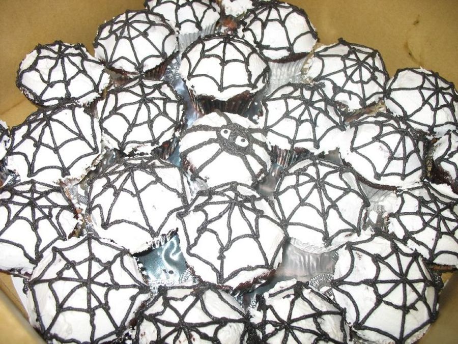 Spiders.jpg - CakeCentral.com