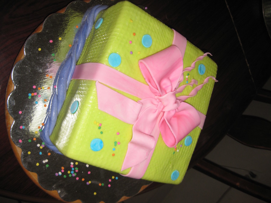 Gift - CakeCentral.com