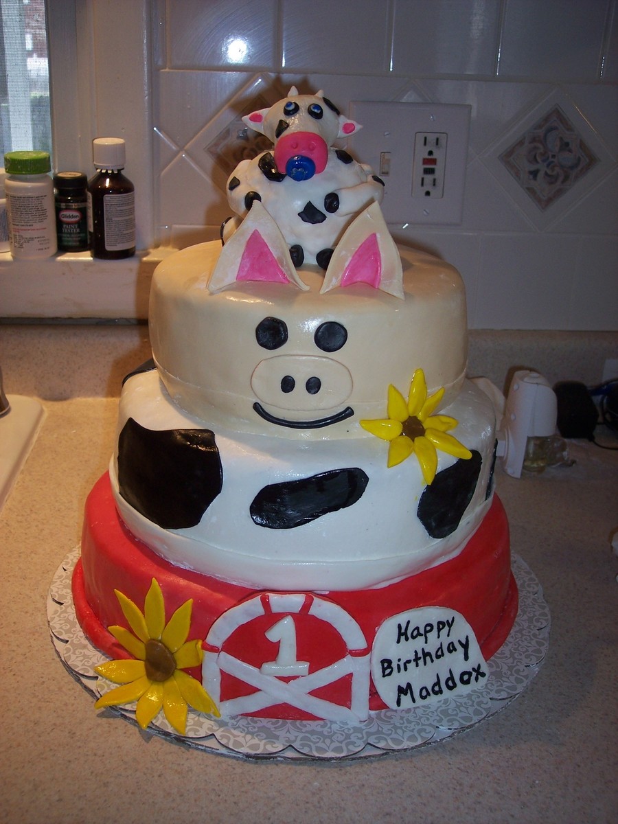 Barnyard Cake - CakeCentral.com
