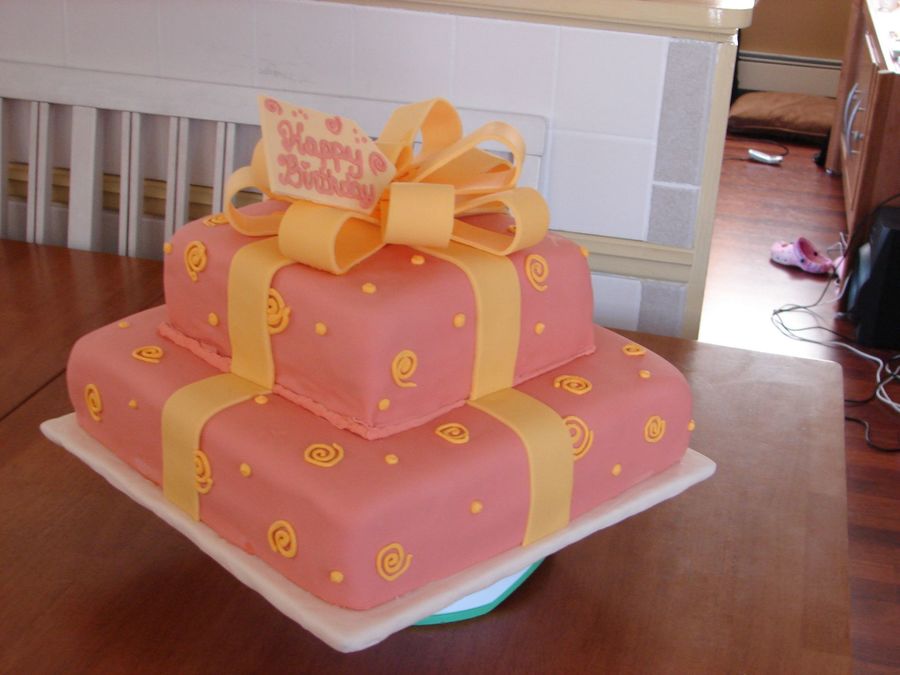 Present Cake - CakeCentral.com