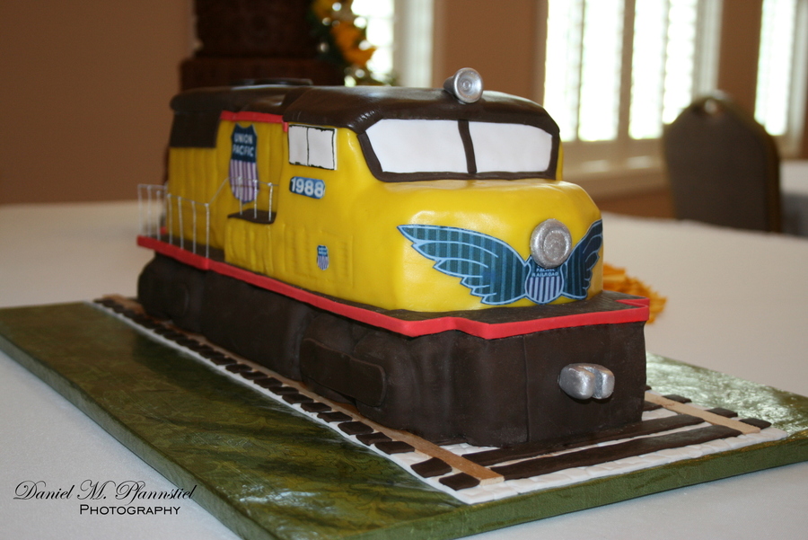 Union Pacific Train Engine Grooms Cake - CakeCentral.com