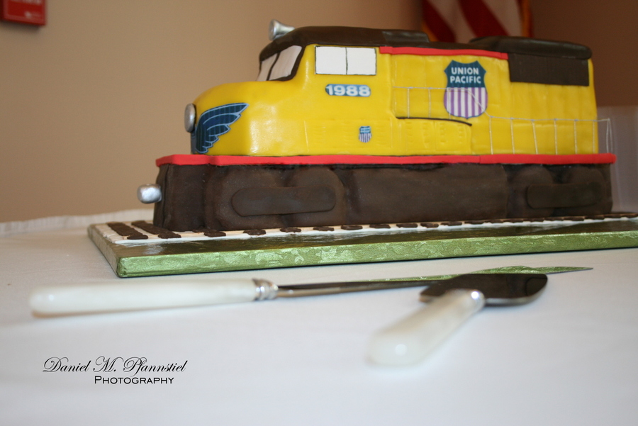 Union Pacific Train Engine Grooms Cake - CakeCentral.com