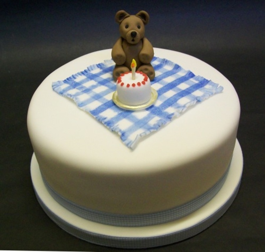 Bear Birthday Cake - CakeCentral.com