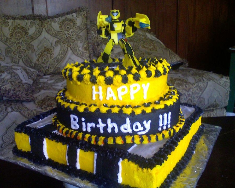 Transformer Bumblebee - CakeCentral.com