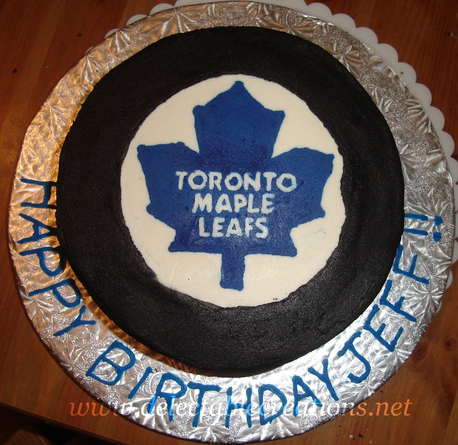 Toronto Maple Leafs Puck Cake - CakeCentral.com