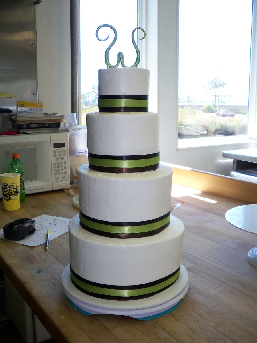 Green Monogram - CakeCentral.com