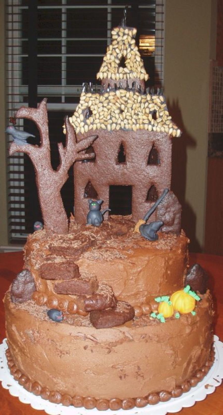 Halloween - Haunted House Cake - CakeCentral.com