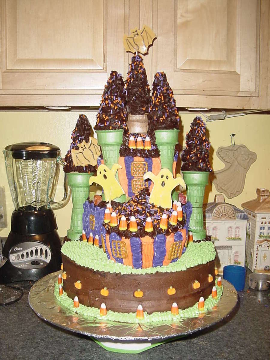 Haunted House Castle - CakeCentral.com