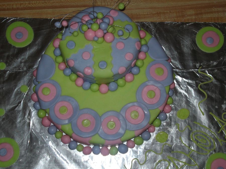 Swirly Circles - CakeCentral.com