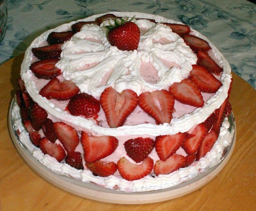 Strawberry Cake Number 2 - CakeCentral.com