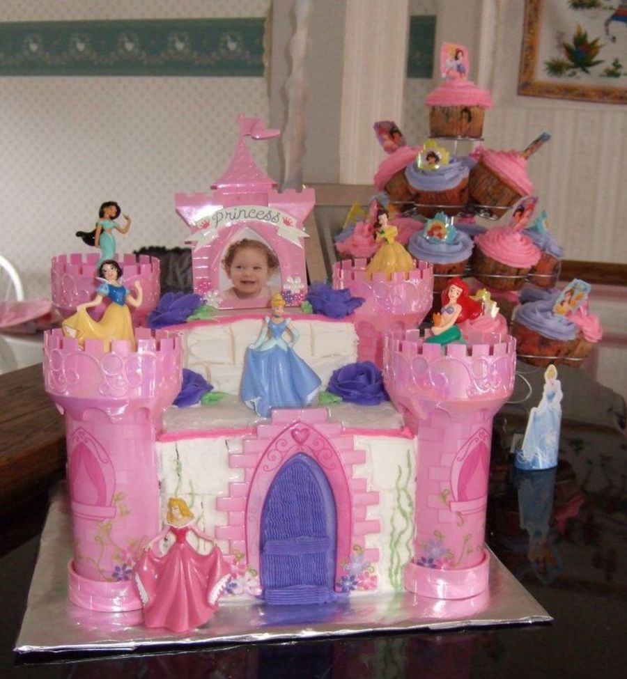 My Daughter's Princess 1St Birthday Cake - CakeCentral.com