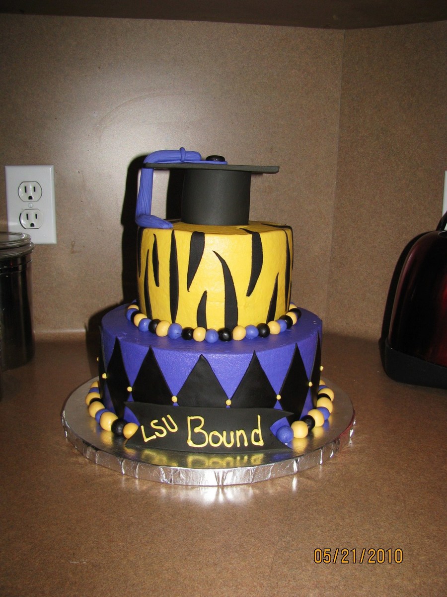 Lsu Graduation Cake - CakeCentral.com