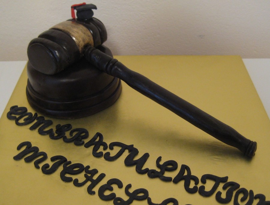 Lawyer Graduation Cake - CakeCentral.com