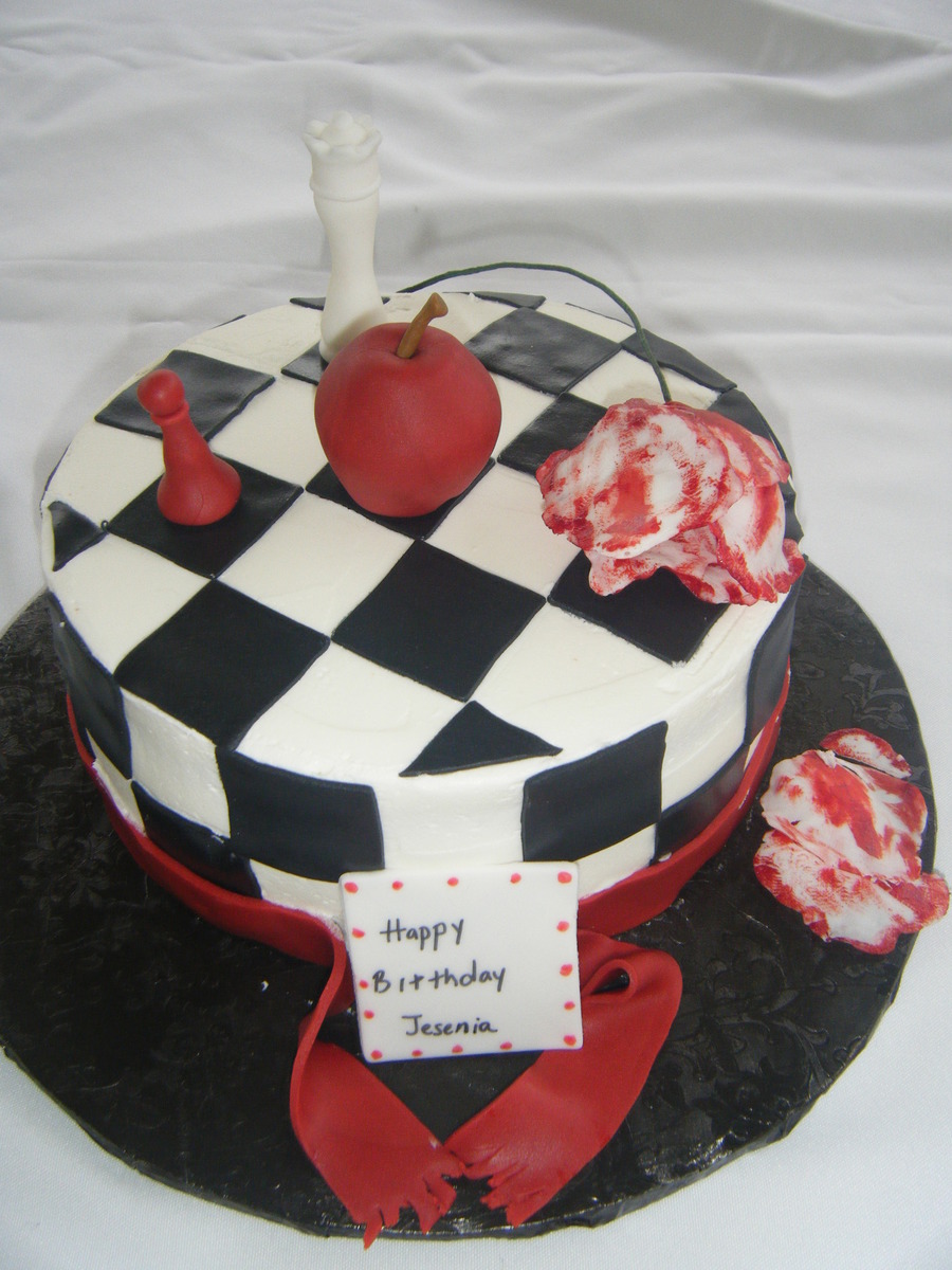 Twilight Fanatic Birthday Cake - CakeCentral.com