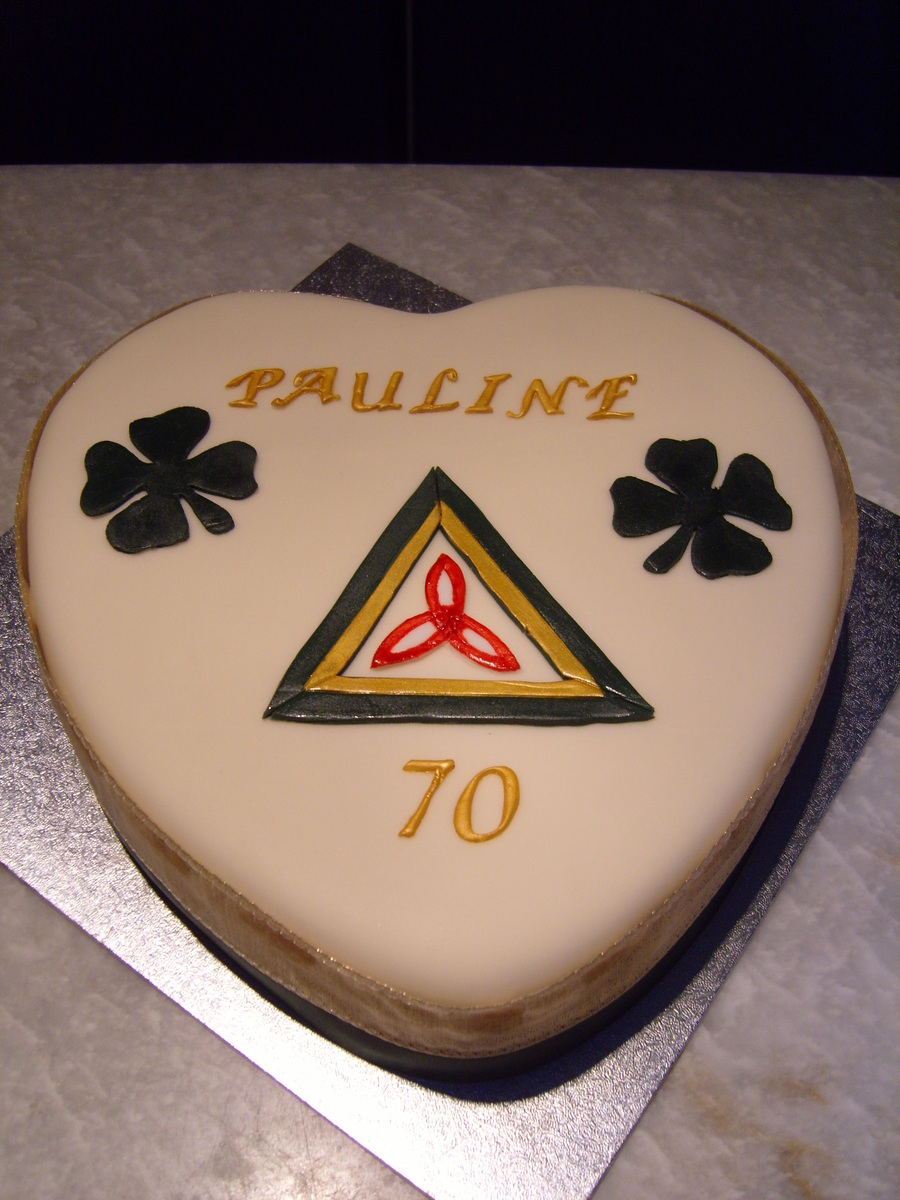 Celtic Heart - CakeCentral.com