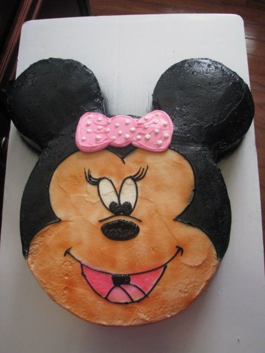Minnie Mouse Face - CakeCentral.com