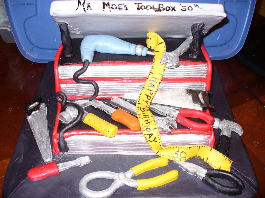 Toolbox Cake - CakeCentral.com