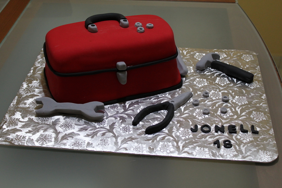 Tool Box Cake - CakeCentral.com