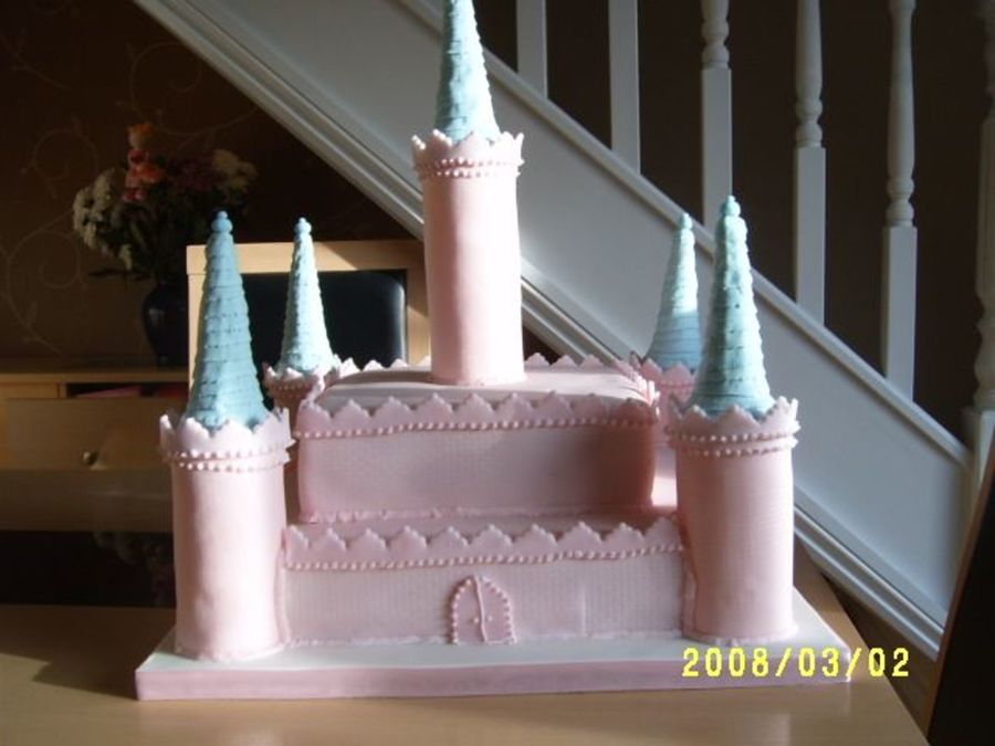 Castle Cake - CakeCentral.com