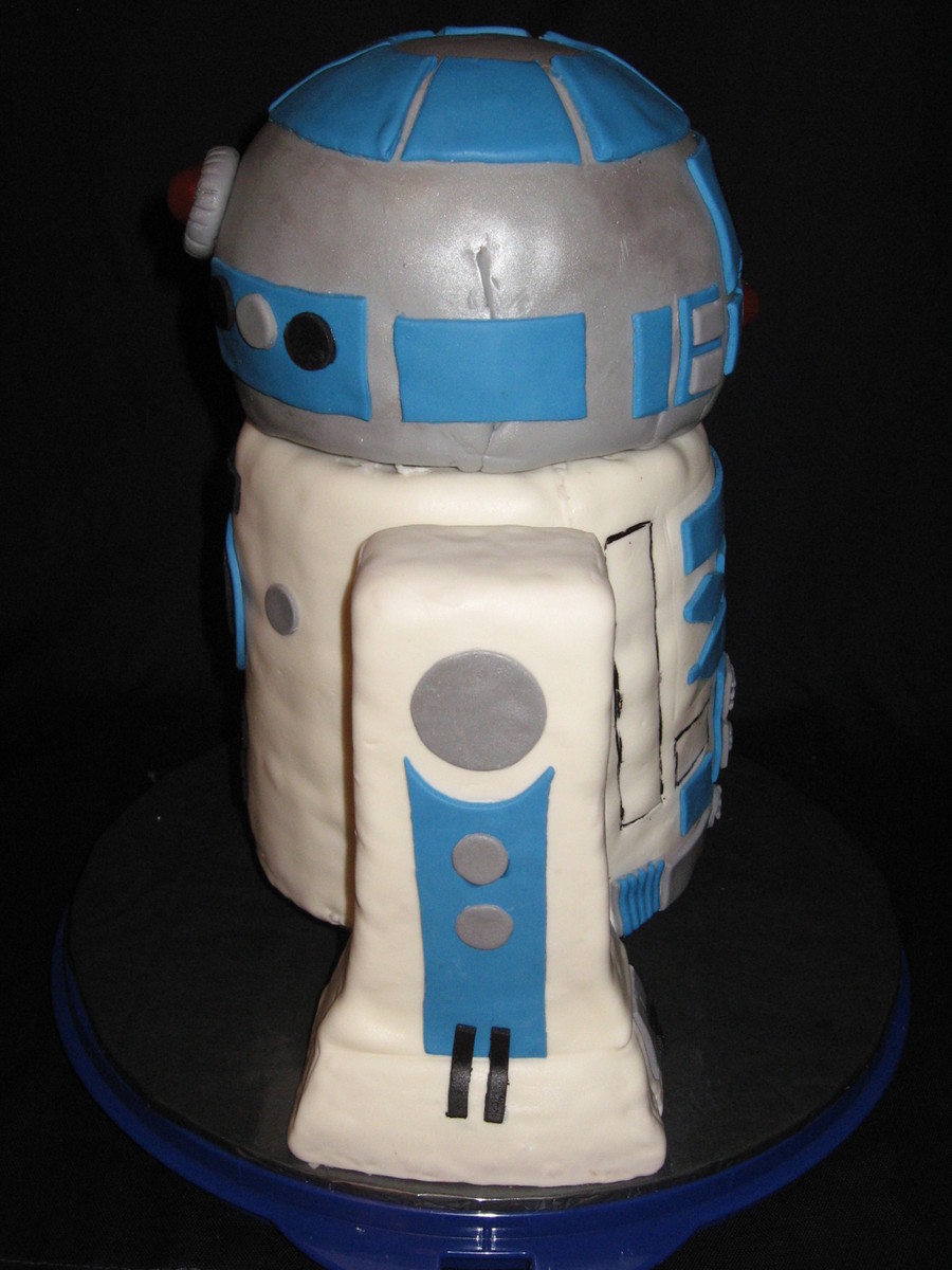 3D R2-D2 Cake - CakeCentral.com