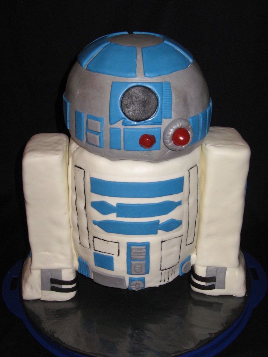 3D R2-D2 Cake - CakeCentral.com