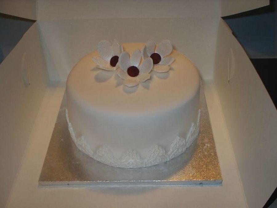 Megan_Final_Cake_032.jpg - CakeCentral.com