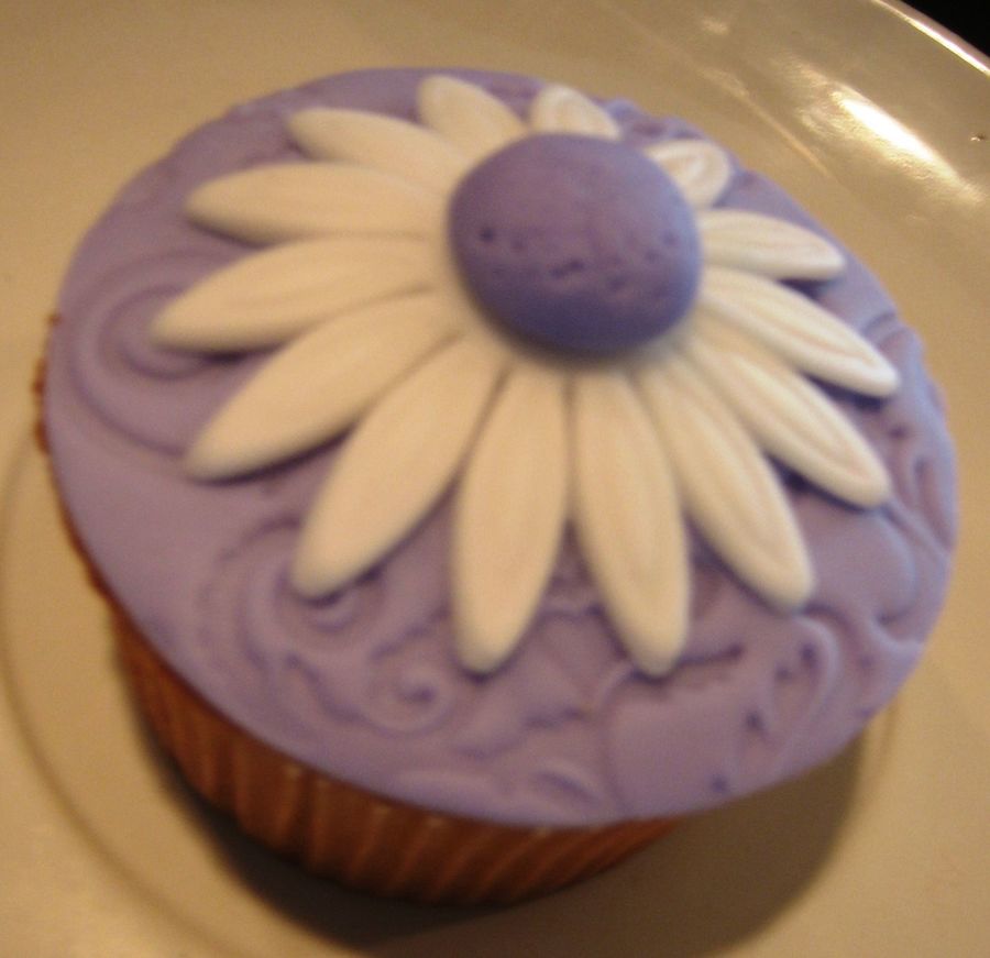 Daisy Plunger Cutter - CakeCentral.com