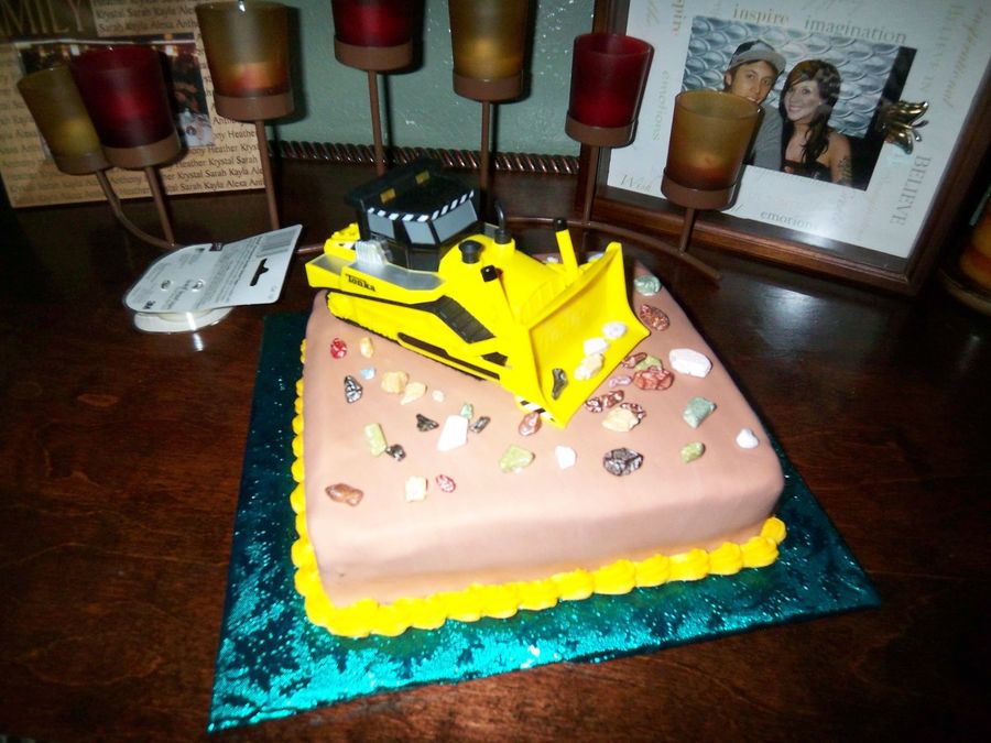 Heavy Equipment Cake - CakeCentral.com