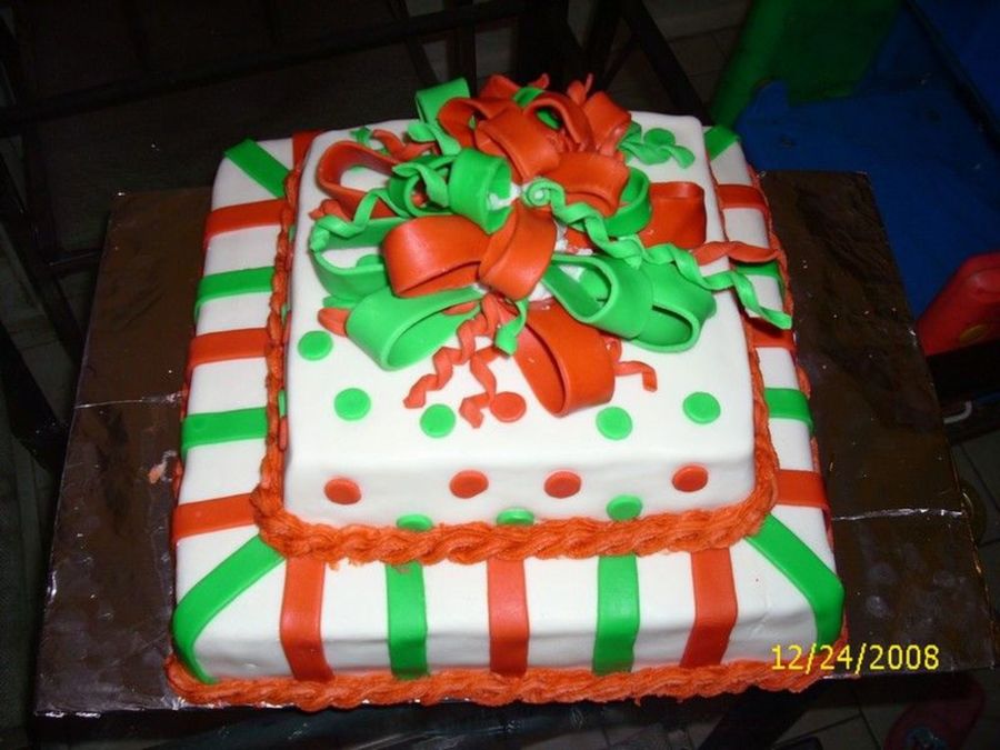 Christmas Present Bow Cake - CakeCentral.com