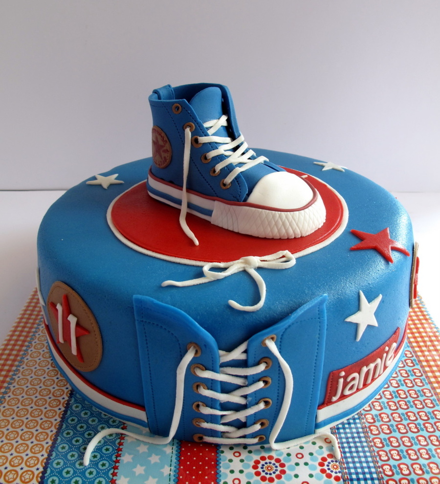 All Stars Cake - CakeCentral.com