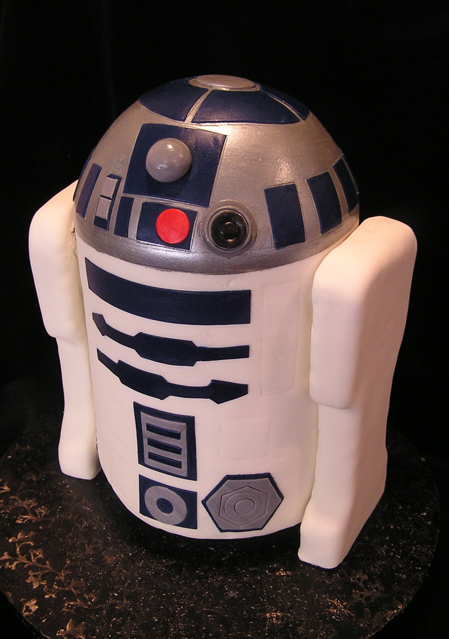 R2D2 - CakeCentral.com