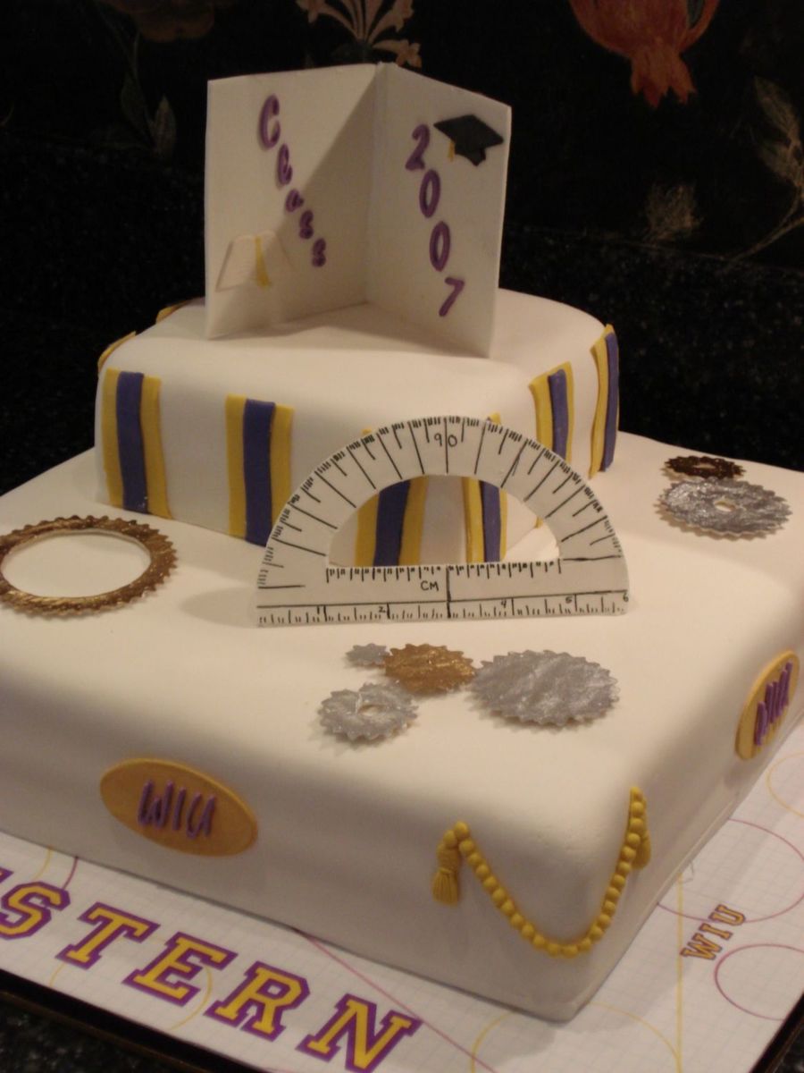 University Graduation Cake - CakeCentral.com