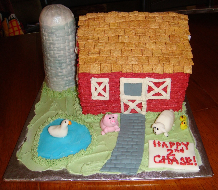 Barnyard Birthday Cake - CakeCentral.com