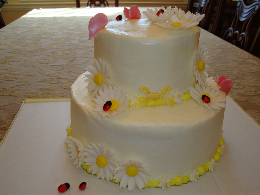 Daisy Cake - CakeCentral.com