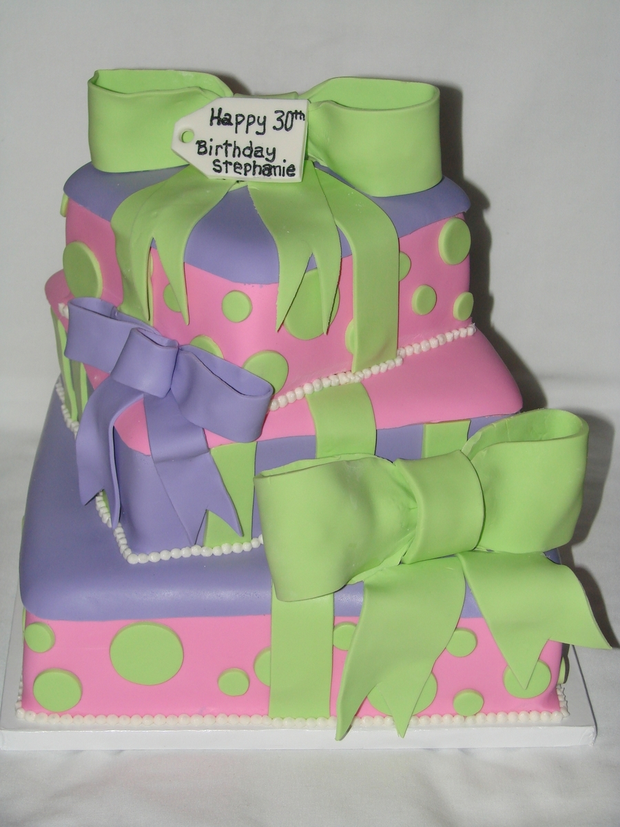Present Cake - CakeCentral.com