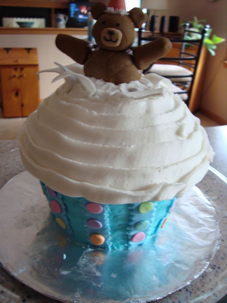 Teddy Bear Cupcake - CakeCentral.com