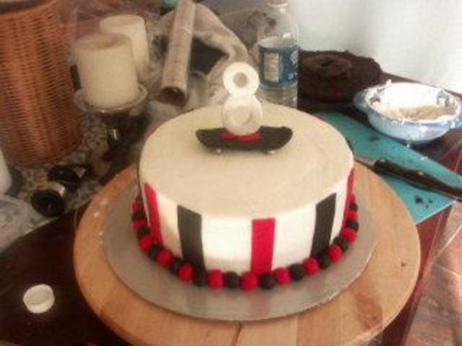 Skateboard Themed Cake - CakeCentral.com