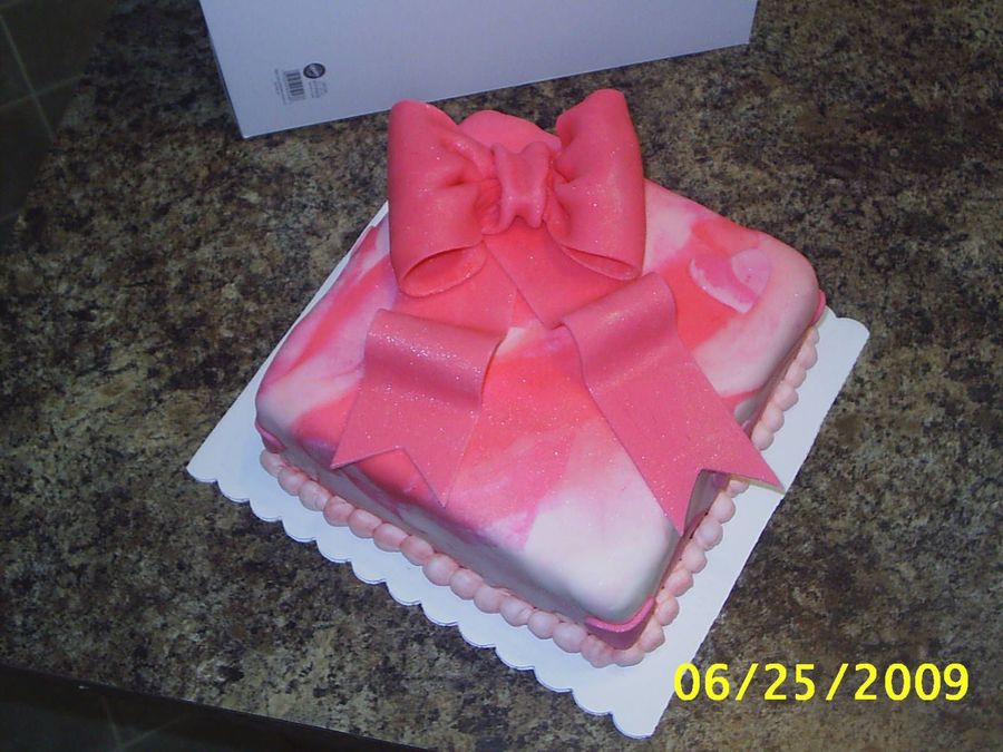 Present Cake - CakeCentral.com