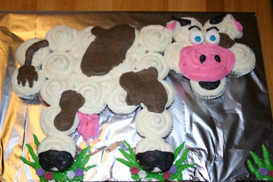 Cupcake Cow - CakeCentral.com