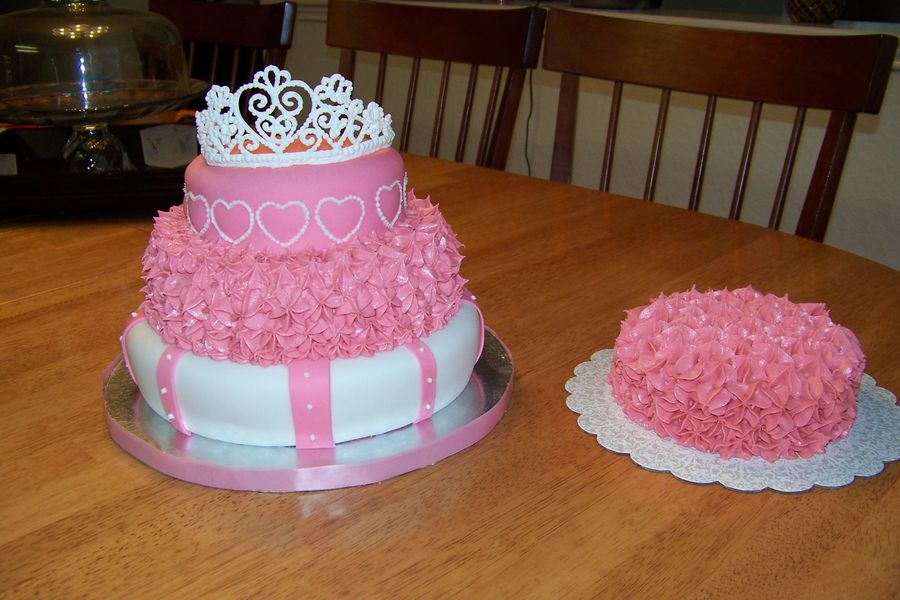 Cake_Danielle_Made_008.jpg - CakeCentral.com