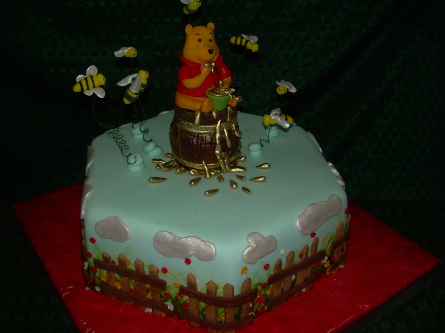 Winnie The Pooh And The Bees - CakeCentral.com