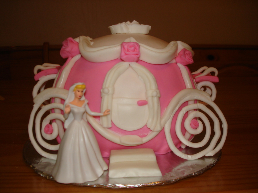 Carriage - CakeCentral.com